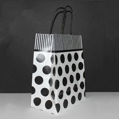China Black and White Polka Dot Kraft Paper Gift Bag supplier